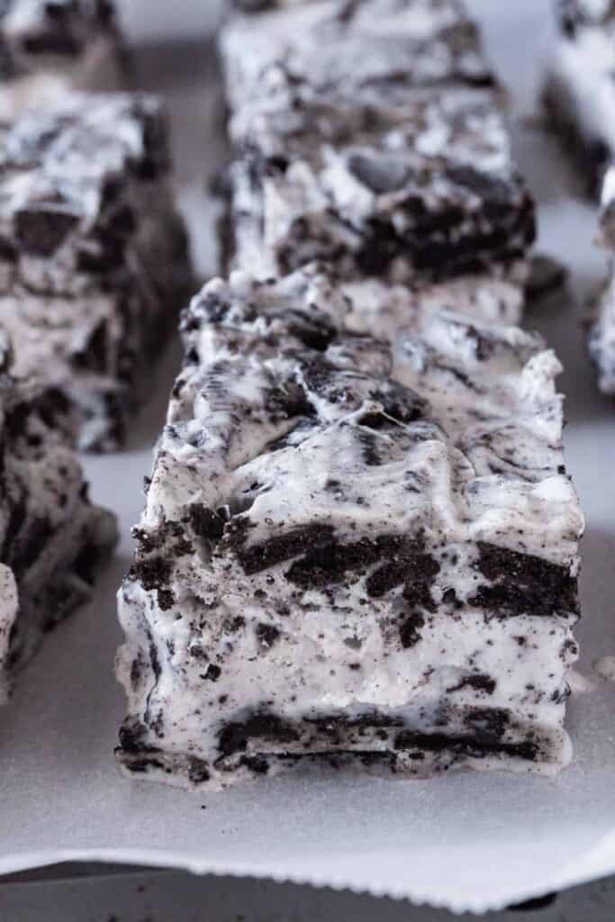 The BEST Oreo Ice Cream Bars - Only 4 ingredients!