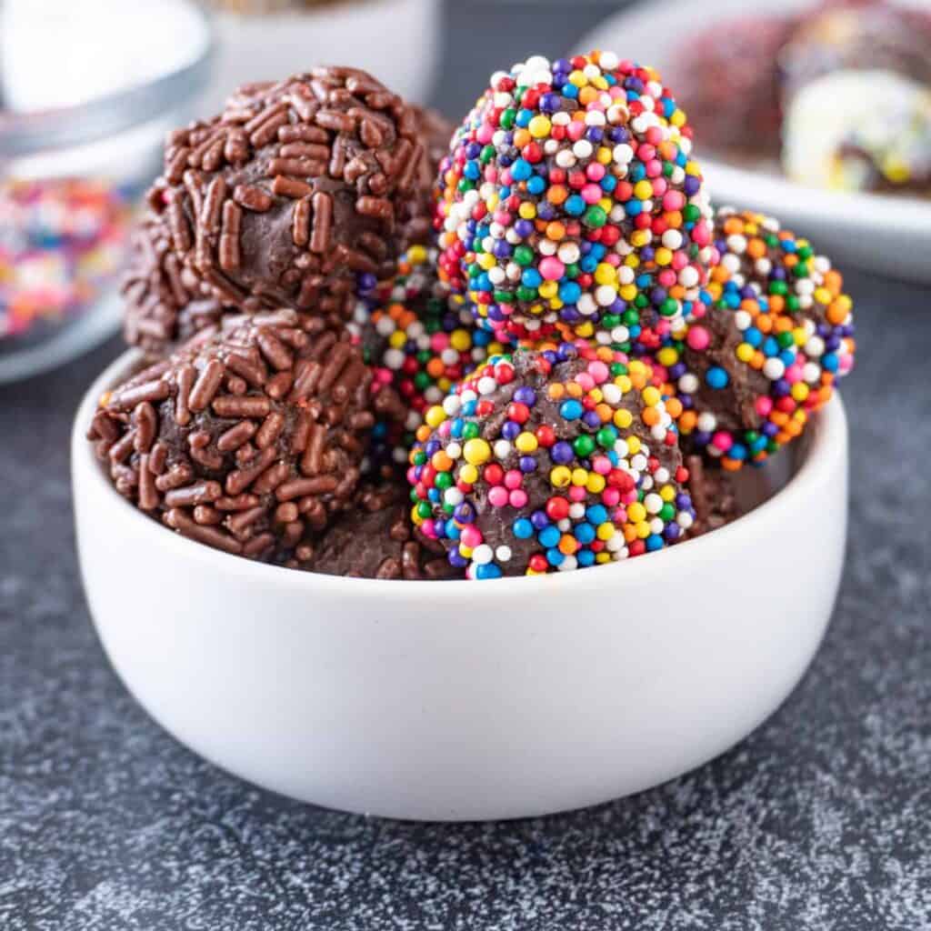 The BEST Milk Chocolate Truffles | 5 ingredients, Homemade, Delicious