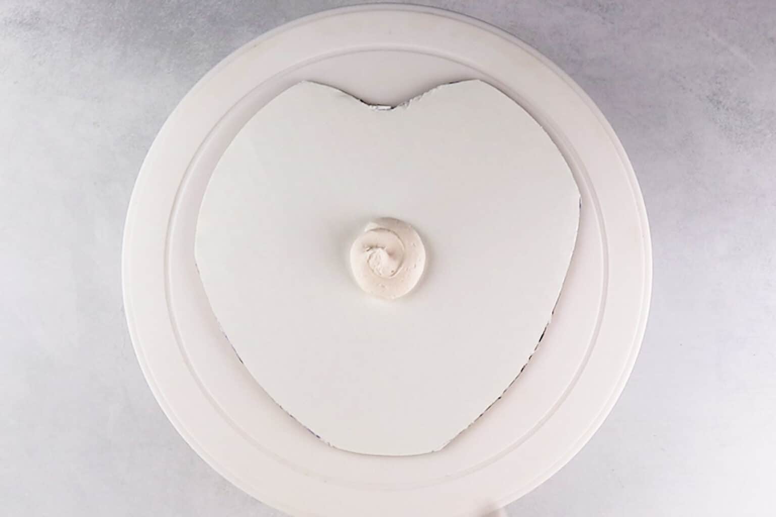 Easy Heart Cake - How to make with or without a heart cake pan!