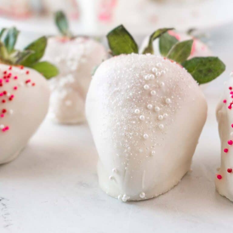 The BEST White Chocolate Covered Strawberries - All the tips + Video!
