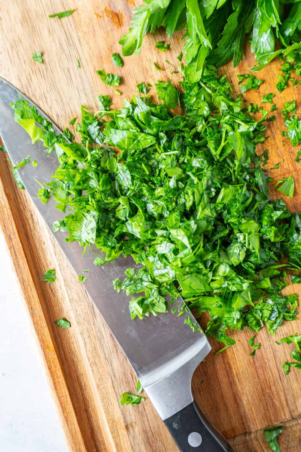 How to Chop Parsley- Step By Step Guide + VIDEO