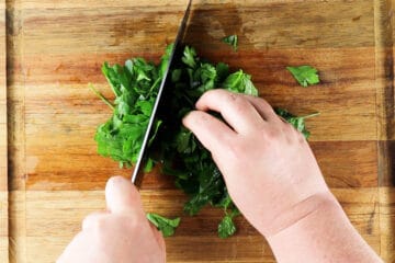 How to Chop Parsley- Step By Step Guide + VIDEO