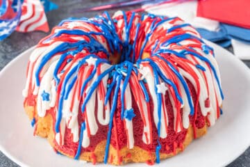 Easy Red White and Blue Fireworks Cake!